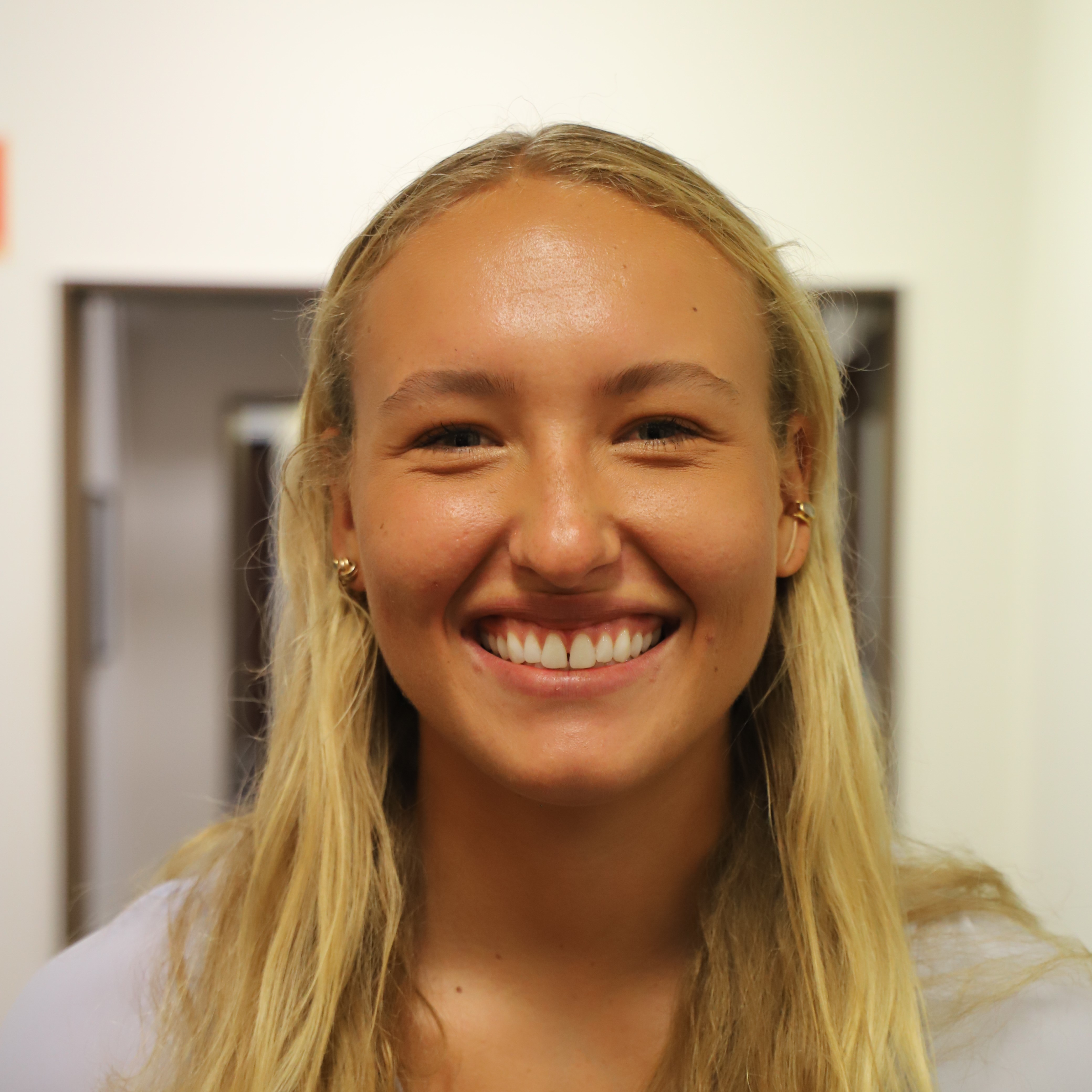Meet international marine biology student Lidia - JCU Australia